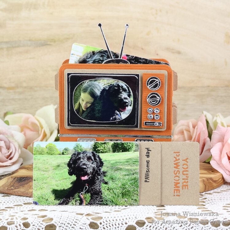 3D Vignette Retro Television Card - Project Idea - Scrapbook.com